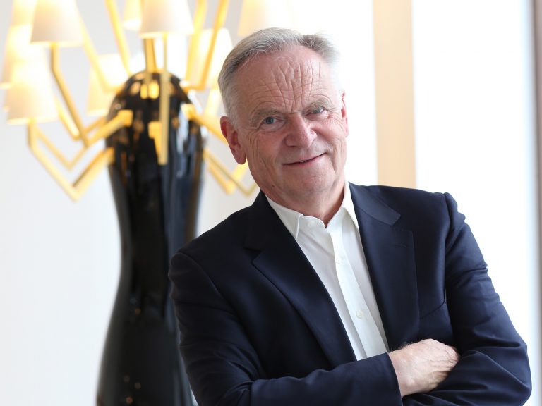 Jeffrey Archer - Bangalore Literature Festival (BLF)